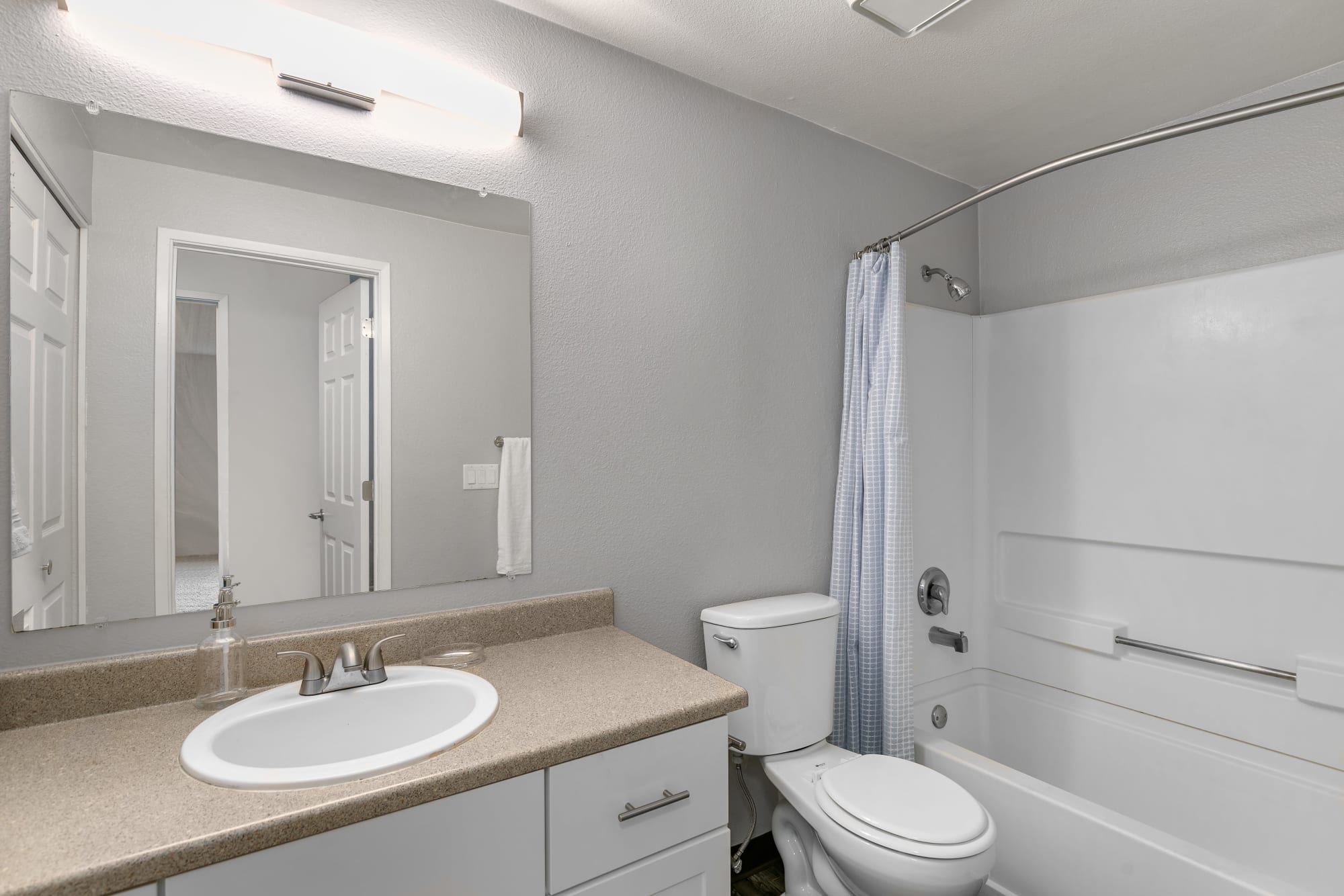 Photos of Walnut Grove Landing Apartments in Vancouver, WA