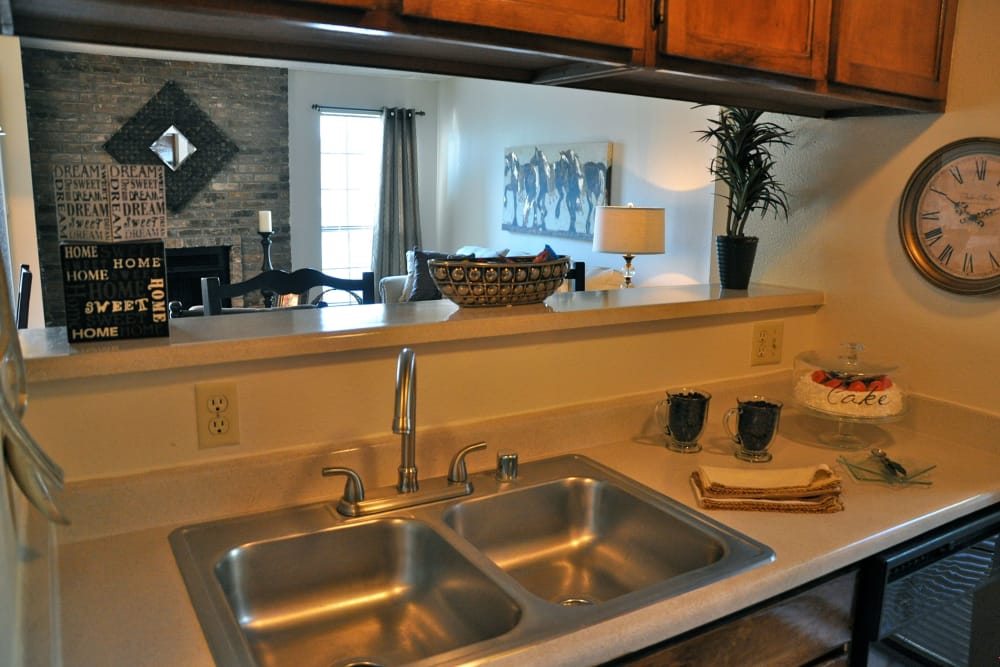 East El Paso, TX Apartments in Stonehaven | High Ridge Apartments