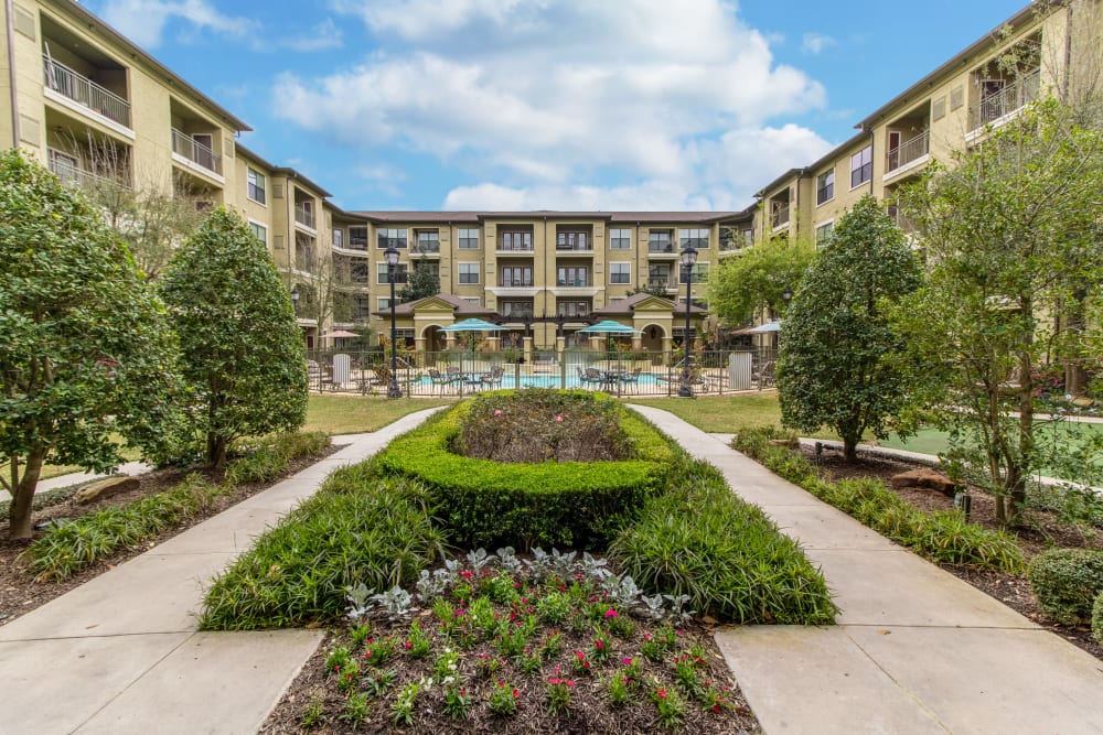 Visual Tours | Conservatory At Champion Forest