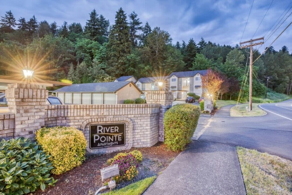 Photos of River Pointe Apartments in Kent, WA