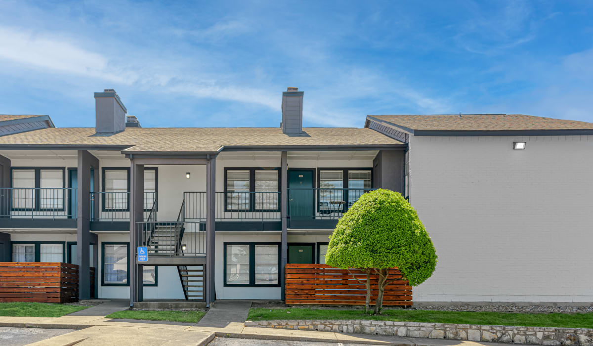 Photos of Barrett Apartment Homes | Apartments in Garland, TX