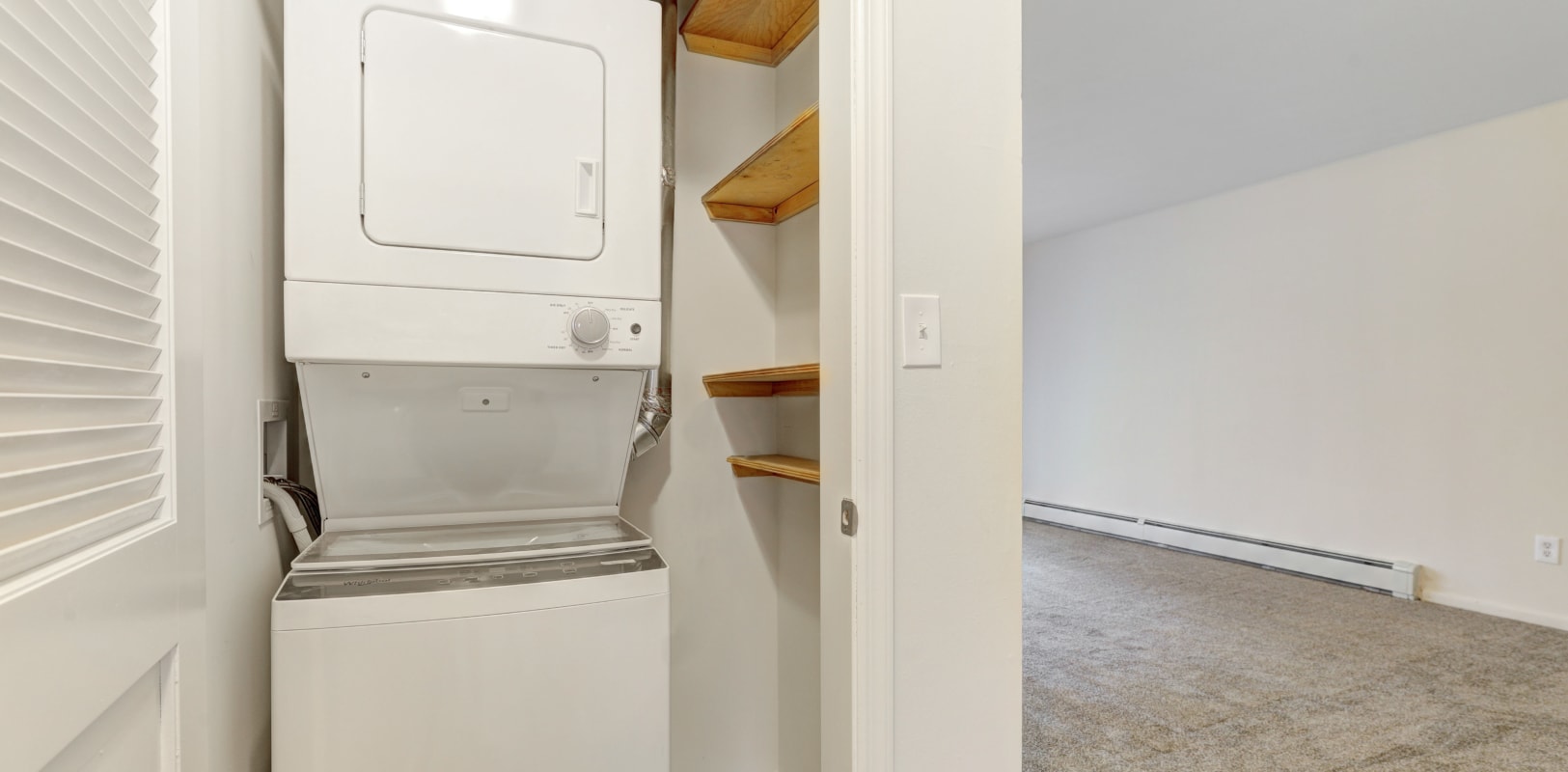 Photos of Wynbrook West Apartments in East Windsor, NJ