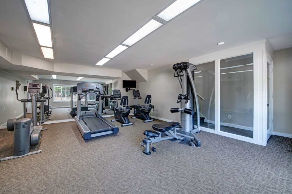 Photos of Eagle Rock Apartments at West Springfield | Apartments in ...