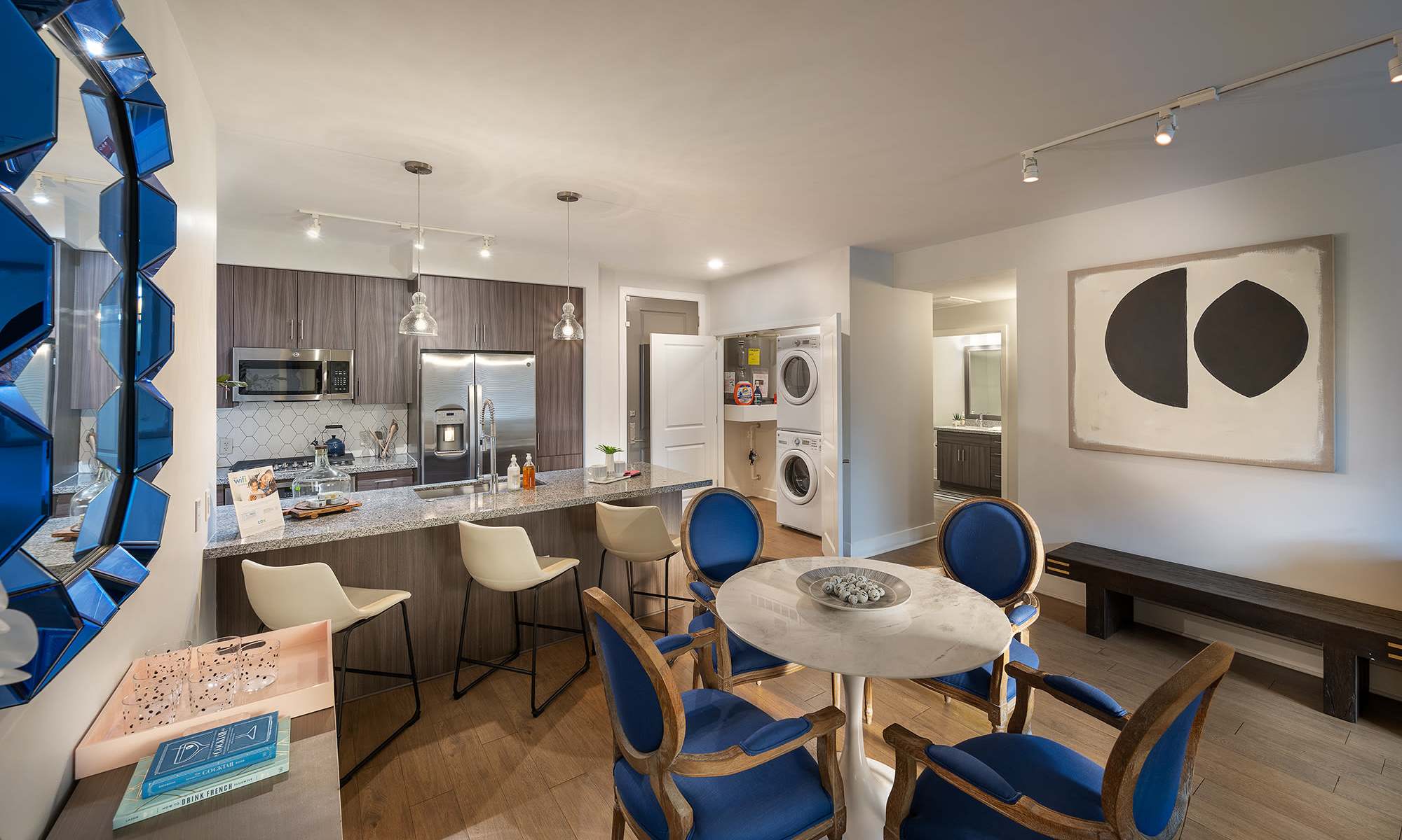 Lakeside Drive Apartments: Downtown Tempe, AZ Luxury Apartments