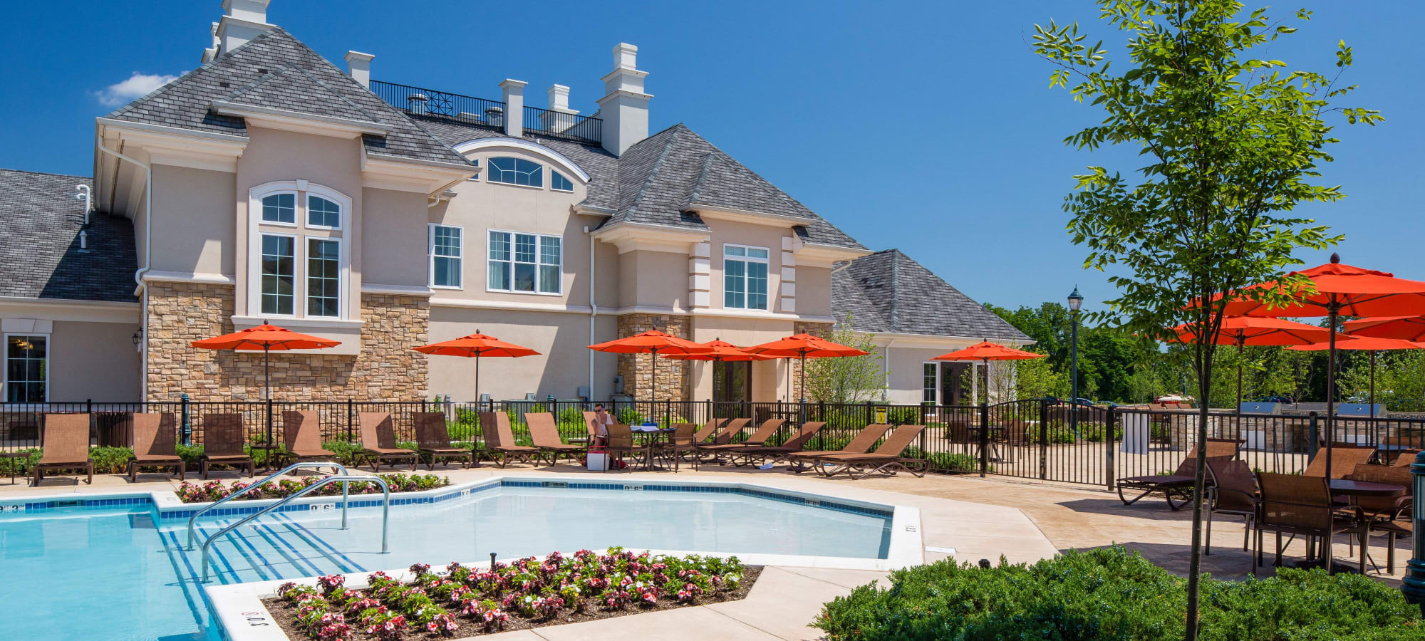 Somerset Apartments & Townhomes | The Grove Somerset Somerset Apartments & Townhomes | The Grove Somerset